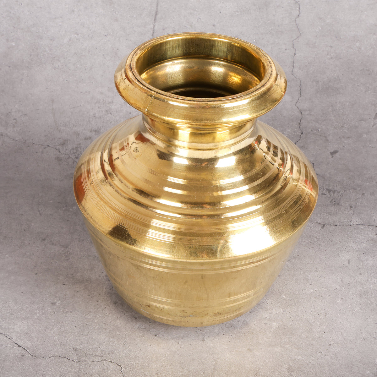 Brass Kudam Ghada – Pital Water Pot | Copper Mart